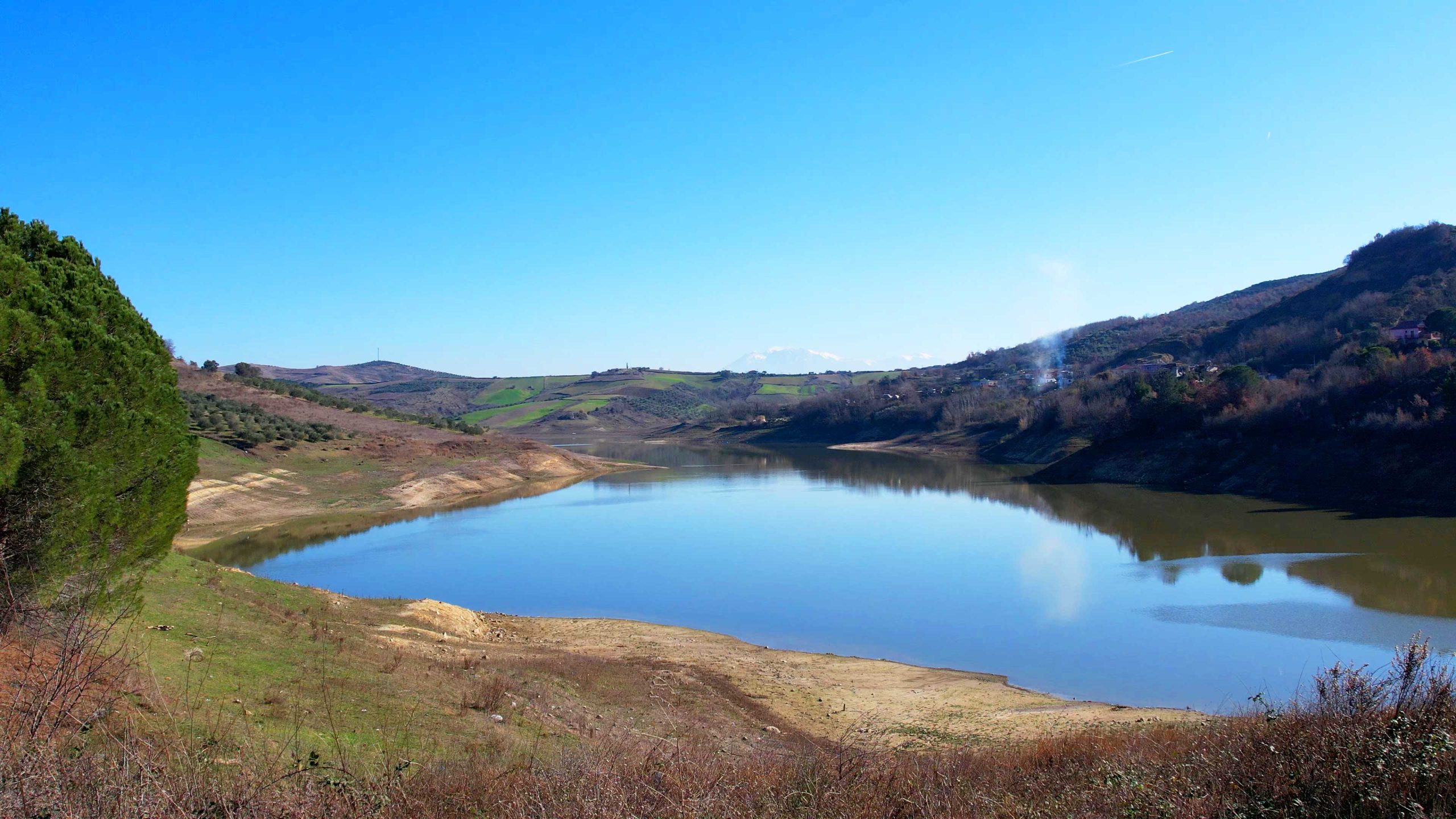Lake of Kasharaj - Lushnja Explore